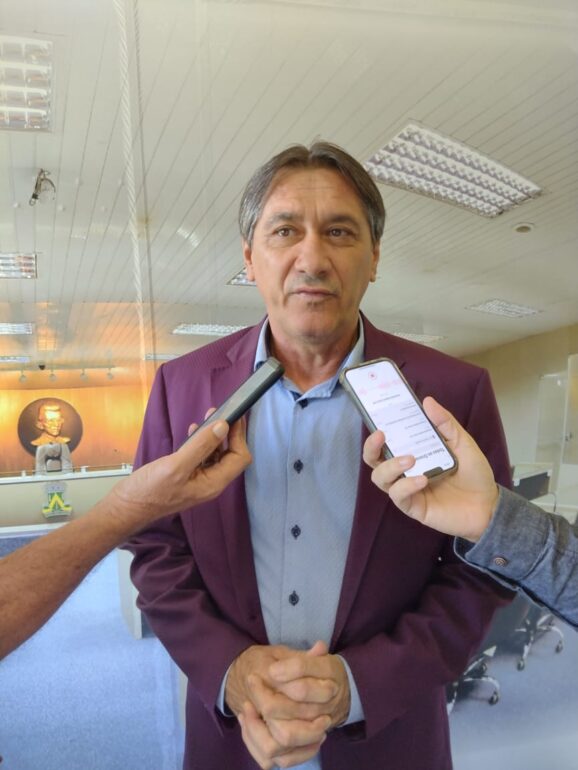 Vereador Aldo Cabral apresenta requerimentos para calçamento de ruas no ...