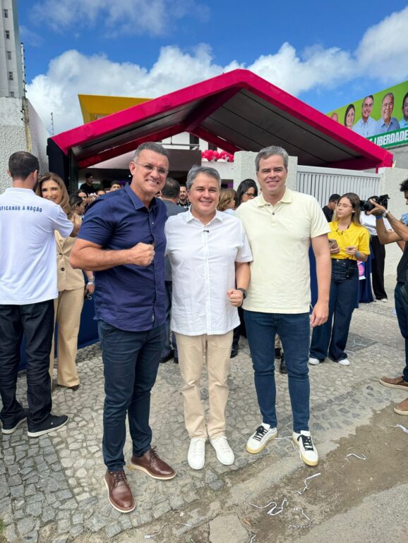 Deputado Sargento Neto recepciona senador Efraim Filho na sede do PL ...